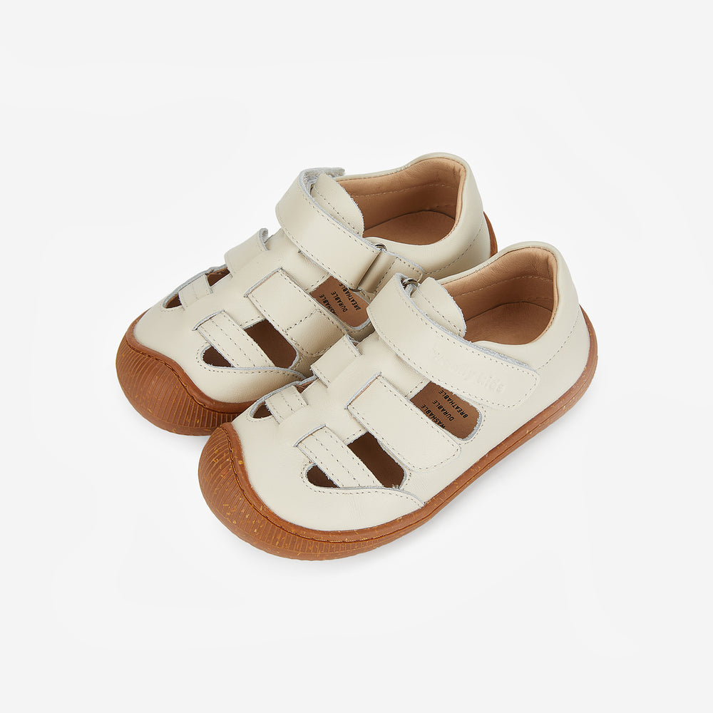 Finding the Perfect Fit: A Guide to Wide Foot Shoes for Kids